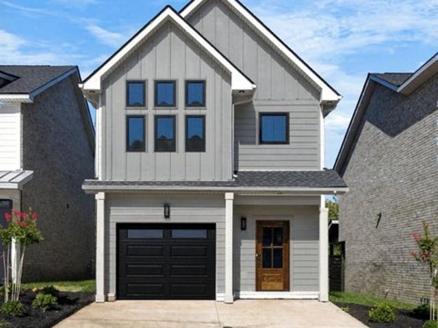15 Holland Park W, Clarksville, TN 37043