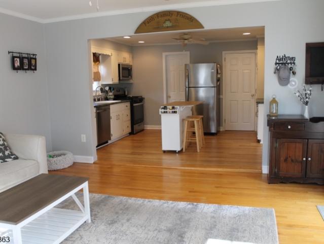 15 House Rd