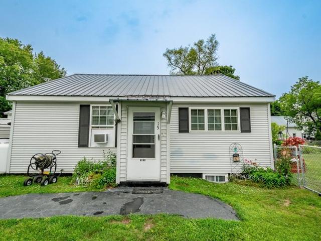 15 James St, Bingham, ME 04920