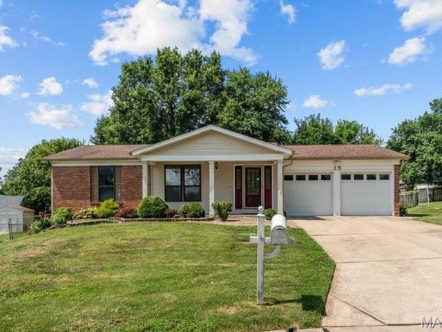 15 Jenny Lind Dr, Saint Peters, MO 63376
