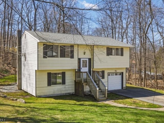 15 Karen Rd