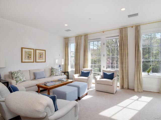 15 Kensington Road 303