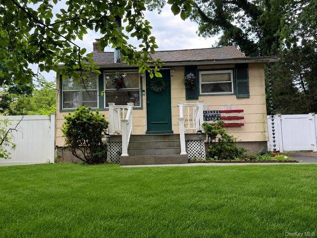 15 Kew Dr, Sound Beach, NY 11789