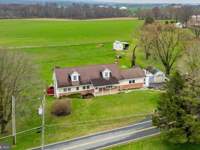 15 Klahr Rd, Bethel, PA 19507