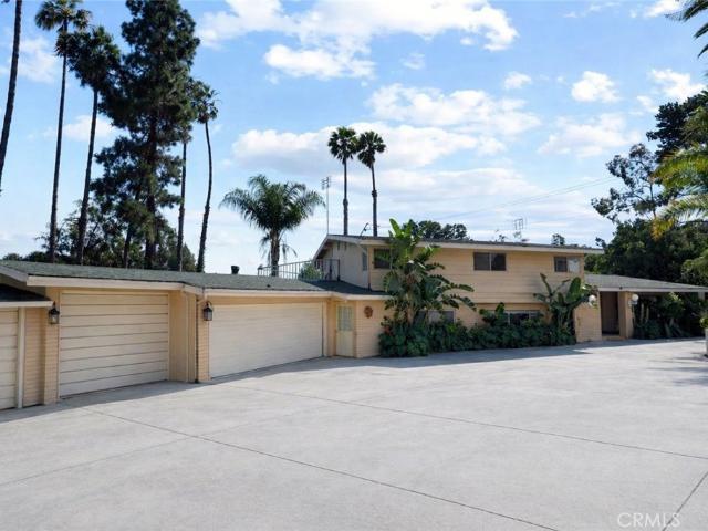 15 La Crescenta Drive