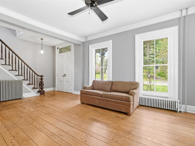 15 Ladentown Road