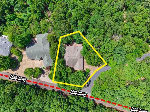 15 Lago Drive