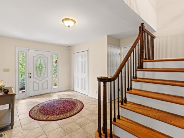 15 Lake Riconda Dr