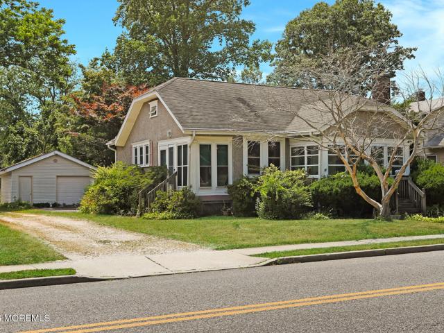 15 Lakewood Road