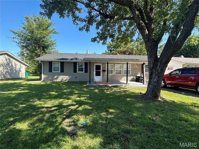 15 Leonard Dr, Cahokia, IL 62206