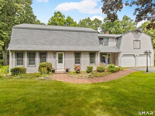 15 Ledgecrest Ter, Manchester, CT 06040