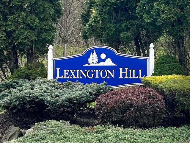 15 Lexington Hl Unit 11, Harriman, NY 10926