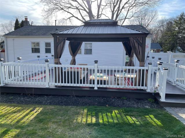 15 Lido Blvd, Lake Grove, NY 11755 | MLS #979769 | Compass