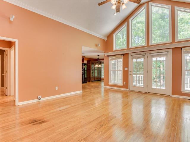 15 Lilypond Court
