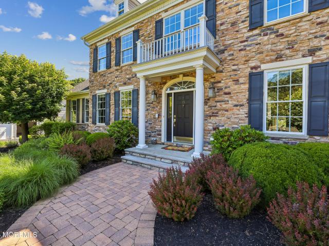 15 Livingston Court