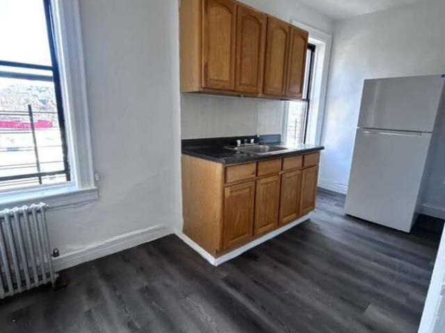15 Locust Hill Ave, Yonkers, NY 10701, USA 914 429 0979