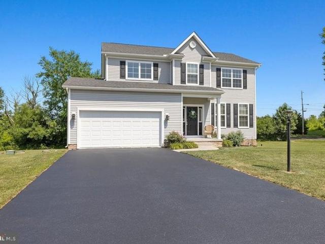15 Logan Cir, Littlestown, PA 17340