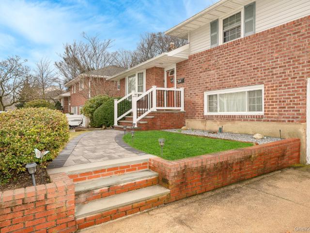 15 Lourae Drive