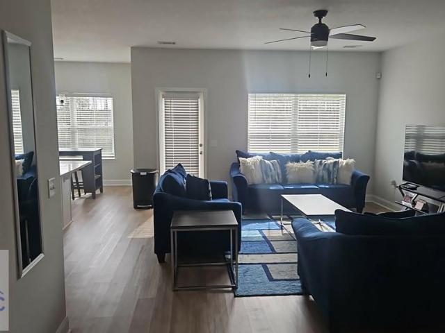15 McClelland Loop NE