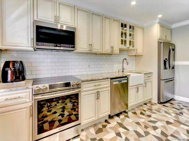 15 Manors Dr, Jericho, NY 11753 | MLS #994231
