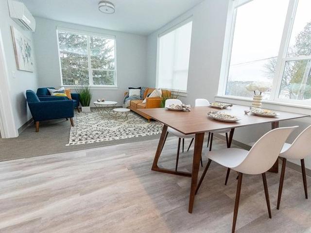 15 Manseau St, Winooski, VT 05404