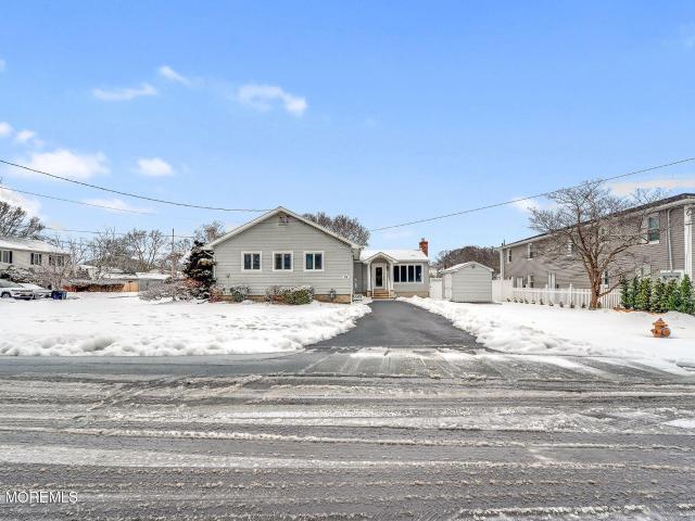 15 Maple Avenue