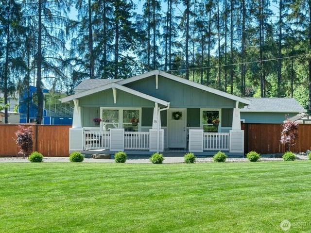15 Maple Leaf St, Raymond, WA 98577