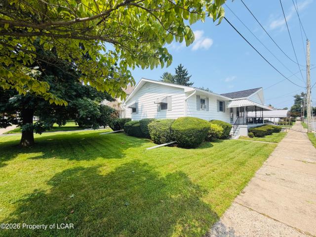15 Maple Street