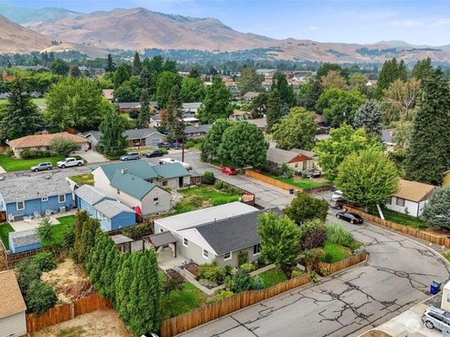 15 Martin Pl, Wenatchee, WA 98801