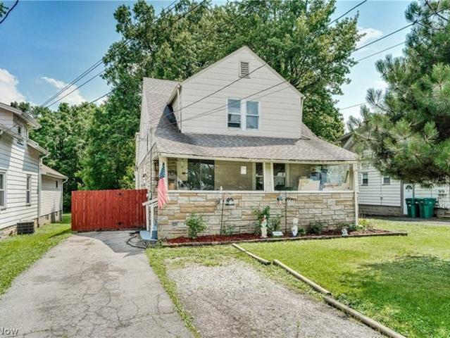 15 Massachusetts Ave, Poland, OH 44514