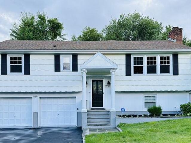 15 Maurice St, Norwalk, CT 06851