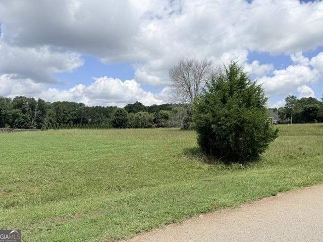 15 Meadow View Ct, Social Circle, GA 30025