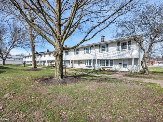 15 Meadowlawn Drive 9