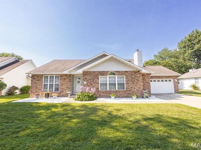 15 Michelle Dr, Mascoutah, IL 62258
