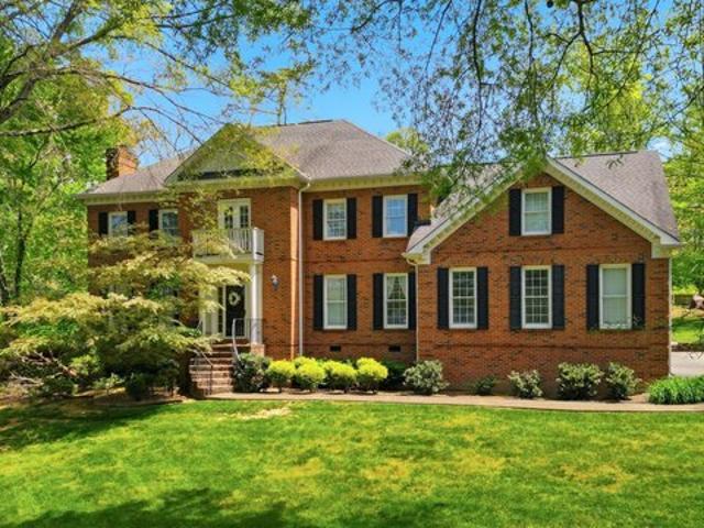 15 Middle Creek Rd, Signal Mountain, TN 37377
