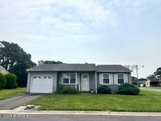 15 Mill Rd, Whiting, NJ 08759