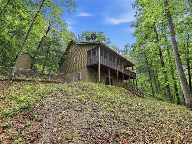 15 Mississippi Ln, Tiger, GA 30576