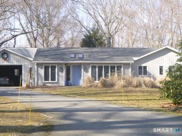 15 Mitchell Dr, East Lyme, CT 06357