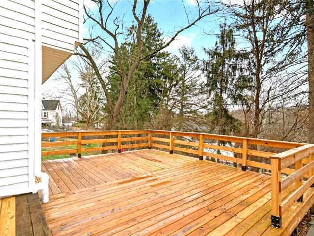 15 Montour St