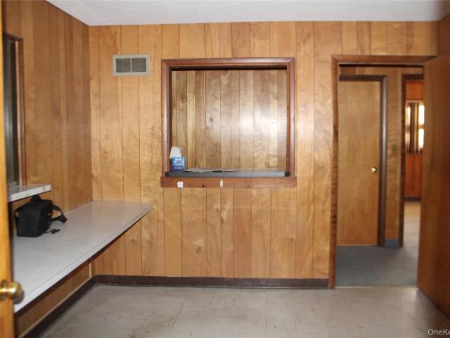 15 Moore Avenue 2L