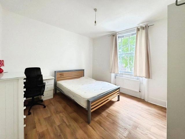 15 Moorland Road, London SW9, Room to rent, £1,100 pcm | PrimeLocation