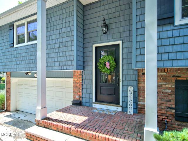 15 Mohawk Avenue