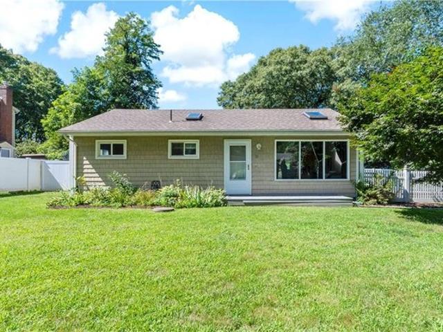 15 Mollusk Dr, North Kingstown, RI 02874
