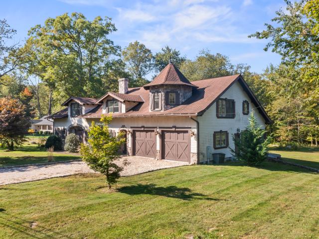 15 Mountain View Dr, Weston, CT 06883 | MLS #24122