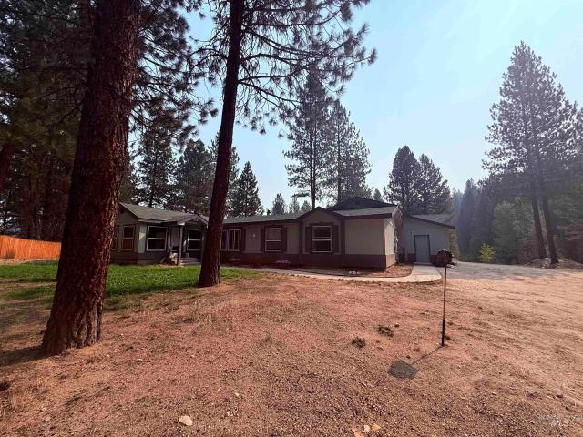 15 Mountain Meadow Rd