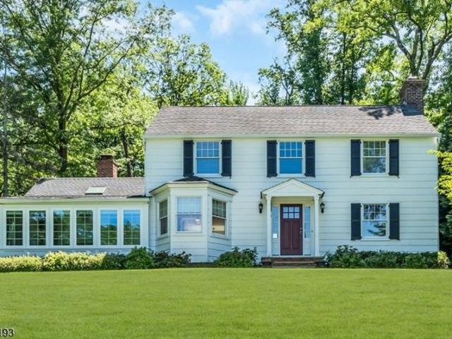 15 Mountainview Dr, Mountainside, NJ 07092
