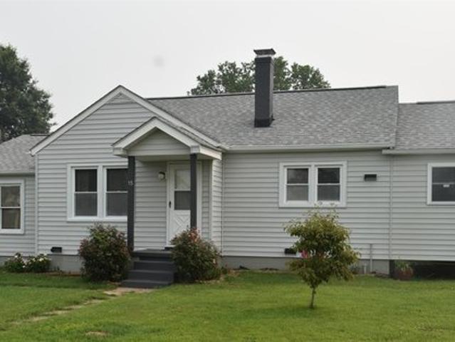 15 Moyer Ave, Luray, VA 22835