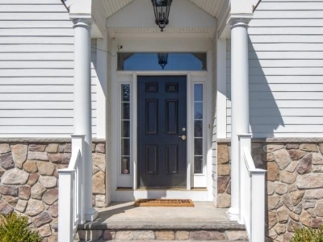15 Mundy Ln