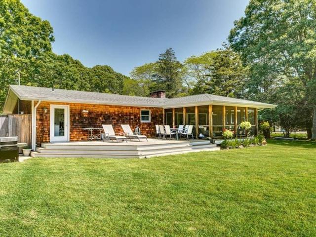 15 N Brander Pkwy, Shelter Island, NY 11964