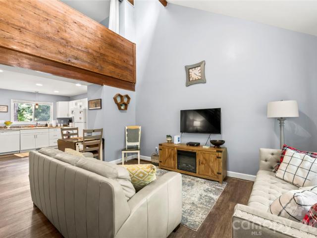 15 N Garden Court